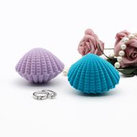 China Small Luxury Velvet Jewelry Case Premium Velvet Ring Holder Elegant Packaging for sale