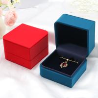 China Luxury Packaging Jewellery Set Box Custom Logo Pu Leather Hinged Closure for sale