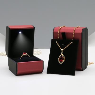 China White Plastic LED Light Jewelry Box Set Fashionable Elegant Led Necklace Box For Wedding for sale