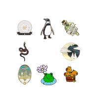 China Custom Soft Enamel Lapel Pins Gold Plated Metal Badges in Custom Sizes for sale