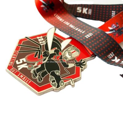 China Custom Zinc Alloy Wrestling Medal with Soft Enamel and Gold Plated Finish for School Awards for sale