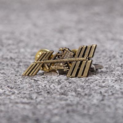 China Customized Design Zinc Alloy Butterfly Clutch Back Pin Lapel Pin Badge Holder for Women for sale