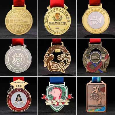 China Custom Medals Personalized Medals in Zinc Alloy with Soft Enamel Finish and 2-4'' Size for Sports Awards for sale