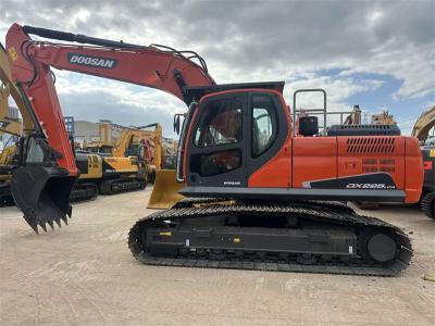 China 800mm Track Used Doosan DX225LCA Excavator Doosan DX225 Crawler Medium Excavator for sale