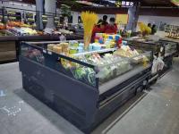 China Automatic Defrostsystem Equipped Cut Fruit Merchandiser Prepackaged Fruit Vendor Suitable For Retail Fruit Display Needs. for sale