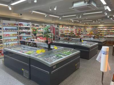 China Led Supermarket Island Freezer Adjustable Shelves 220V 50Hz 60Hz Ideal for Retail Food Display and Storage Solutions for sale