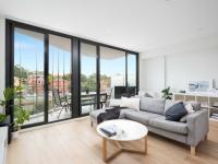China Corrosion Resistance Aluminum Sliding Glass Doors Double Tempered Glass 5 Year Warranty for sale