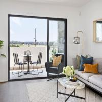China Double Glazed Black Aluminum Sliding Door For Balcony for sale