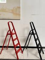 China Red 4 Steps  Aluminum Folding Ladder Using Hight 87 cm Max Load 150KG for sale
