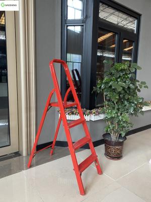 China Aluminum Folding Ladder 1.2mm Thickness 150kg Capacity 250mm Pedal Anti-Slip Handrail for sale