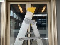 China 5 Step Folding Aluminum Ladder 1.7mm Thickness 150kg Load Capacity for sale