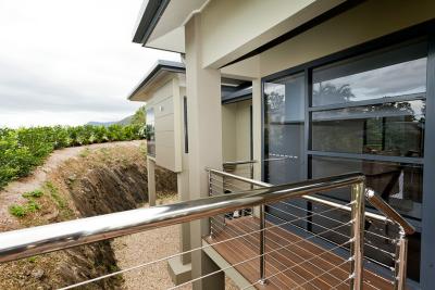 China Terrace Stainless Steel Cable Railing Polished Surface Contemporary Style for sale