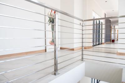 China Stainless Steel 304 316 Floor Mounted Premade Metal Pipe Stair Railing Rod Iron for sale