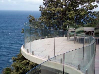 China Curved Balustrade Tempered Glass Railing Frameless Glass Stair Railing for sale