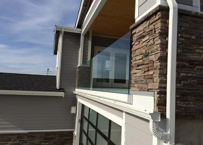 China Aluminum Glass Railing Frameless Design Exterior Balcony Veranda Balustrade 1.2m Height for sale