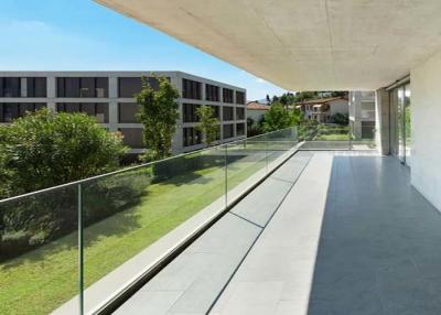 China Frameless U Channel Glass Balustrade Outdoor Railings CE Approved 12mm Tempered for sale