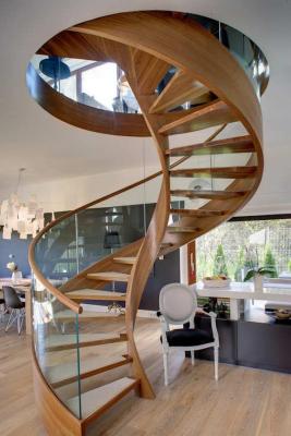 China Curved Wood Residential Internal Spiral Staircase Q235B Carbon Steel 1200mm Diameter for sale