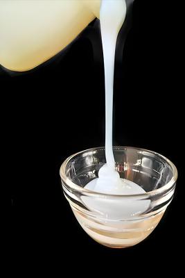 China Milky White Liquid Styrene Acrylic Emulsion For Paper Oil / Heat Resistance for sale