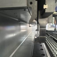 China Fully Automated CNC Panel Bender with 13 Axis Synchronized Coordination and ±0.1mm Precision for Sheet Metal Bending for sale