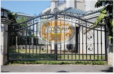 China Modern Galvanized Steel Villa Gates with 1000+ Hour Anti-Rust Finish and 1.05m Height for Home Security for sale