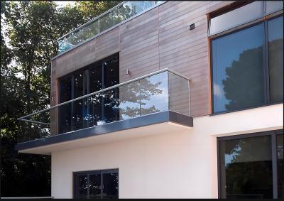 China Modern Aluminum Glass Balcony Railing with 10mm Tempered Glass and 130 km/h Wind Resistance - Corrosion Proof Quick Assembly for sale