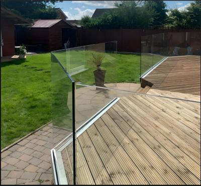 China Customizable Tempered Glass Balcony Railing 1200mm Height Galvanized Finish for sale