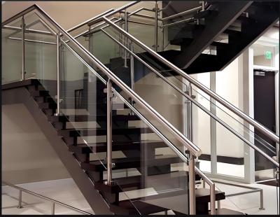 China Customizable Clear Glass Balcony Railing with Easy Installation for sale