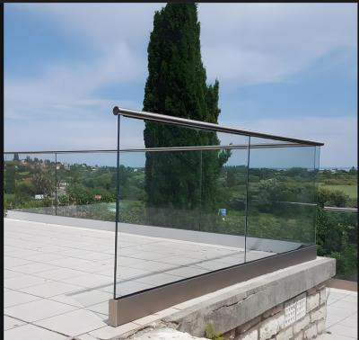 China 12mm Toughened Glass Balcony Railing - Windproof 150 km/h, Custom Sizes 1.1m-1.5m, 316 Stainless Steel for sale
