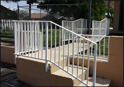 China Lightweight Powder Coated Aluminum Safety Railing for Decks & Balconies - 1.05m Height, ≤0.15mm Tolerance for sale