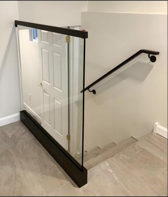 China Modern Stair Railing with 24m Height Capacity and 0.15mm Fit Tolerance - ISO Certified Indoor/Outdoor Safety System for sale