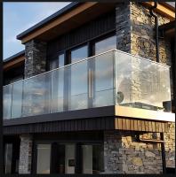 China Modern Glass Balcony Railings Frameless or With Frame Design Customizable Sizes Clear Tempered Glass for sale