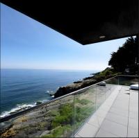 China 12mm Tempered Glass Frameless Balcony Railing with 316 Stainless Steel - Galvanized Finish for Easy DIY Installation for sale