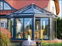 China Modern Aluminum Glass Sunroom with 10mm Tempered Glass and 6m Column-Free Span for Indoor-Outdoor Living for sale