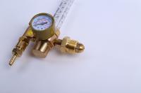 China CGA320 and CGA580 Dual Co2 Flowmeter Welding Gas Regulator with Screw Thread Gas Reducer for sale