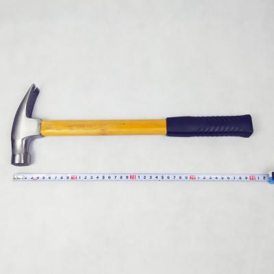 China Garde A Bamboo handle polishing surface magnet antiskid Claw hammer hand construction tools for sale