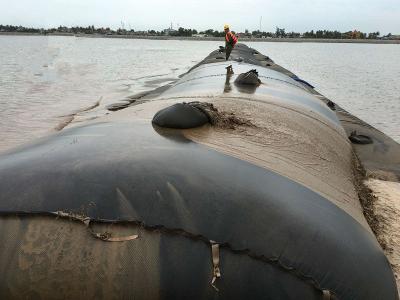 China Customized Geotextile Dewatering Tubes with Smooth Surface and Excellent UV Resistance Dewatering Solution for sale