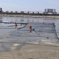 China High Temperature Resistant Woven Geotextile Dewatering Tube For Palm Oil Sludge Dewatering for sale