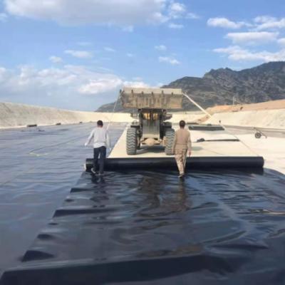China UV Resistant HDPE Geomembrane Liner Carbon Black 2.0-3.0% 4000h Outdoor Exposure for Dam Reservoir Pond Lining for sale