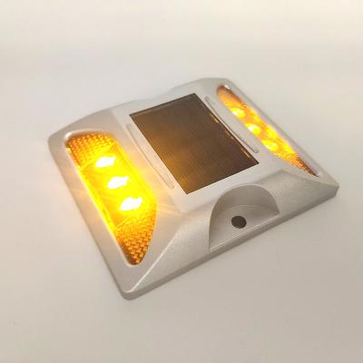 China Aluminum Solar Road Stud Normal Street Markers Price of Pavement Marker Cat Eye Road Spike for Ways for sale