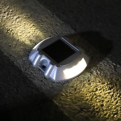 China China Manufacturer Traffic Marker Aluminum Outdoor Waterproof LED Road Stud Light Deck Dock Cat Eye Road Marking Stud for sale