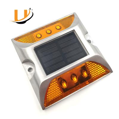 China Traffic Safety Solar Power Road Stud Square LED Reflector Highway Reflective Markers for sale