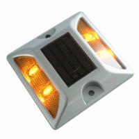 China Traffic Solar Raised Pavement Markers LED Flashing Zebra Crossing Pavement Marker for sale