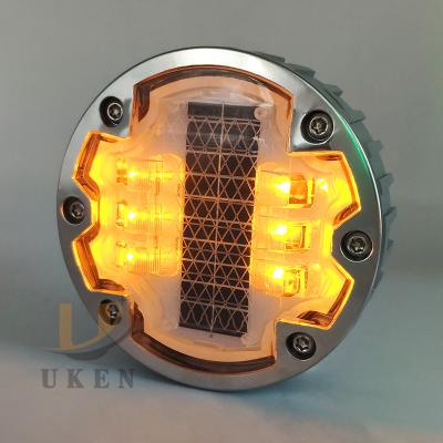 China IL300 Pavement Stud Light Aluminum Heavy Duty Underground Cat Eye Round Embedded Road Marker Solar Road Stud with 6 Screws for sale