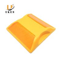 China High Visibility Plastic Road Stud Safe ABS Raised Driveway Marker 100*100*18mm for sale