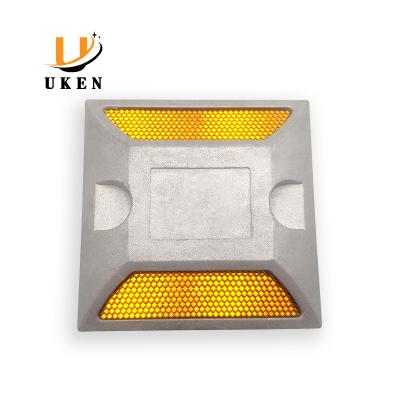 China Traffic Aluminum Road Stud Metal Raised Pavement Marker Cat Eye Road Stud for sale