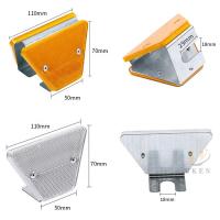 China Highway Guardrail Delineator Reflector Trapezoidal Barrier Indicator for sale