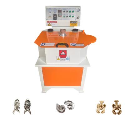 China Tin Lead Alloy Spin Casting Machine Zamak Marine Animal Metal Button Tourist Cultural Souvenir for sale