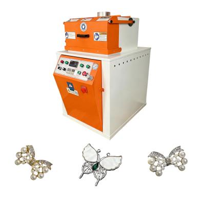 China Vacuum Zinc Alloy Clothing Accessory Brooch Equipment Spin Casting Machine for sale