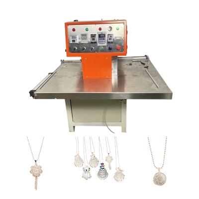 China Full Automatic Zamak Alloy Vintage Peacock Necklace Pendant Spin Casting Machine for sale