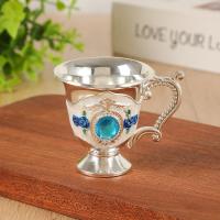 China Fully Automatic Zinc Alloy Centrifugal Casting Machine for Metal White Alloy Patterned Gemstone Decorated Cup Production for sale